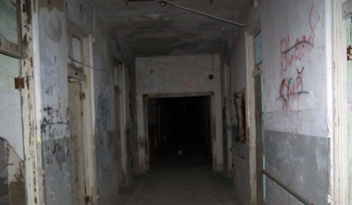 Hotspots Of Paranormal Activity: Haunted Sanatoriums, Asylums, And ...